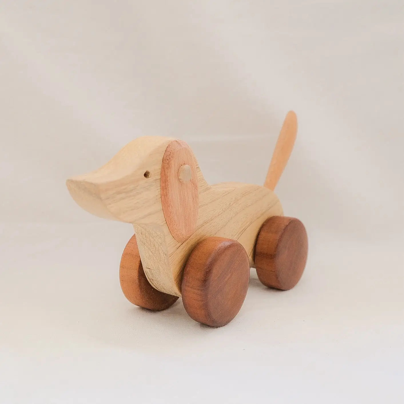 ‘Kayu & Co’ Wooden Sausage Dog Toy – House of Holabox